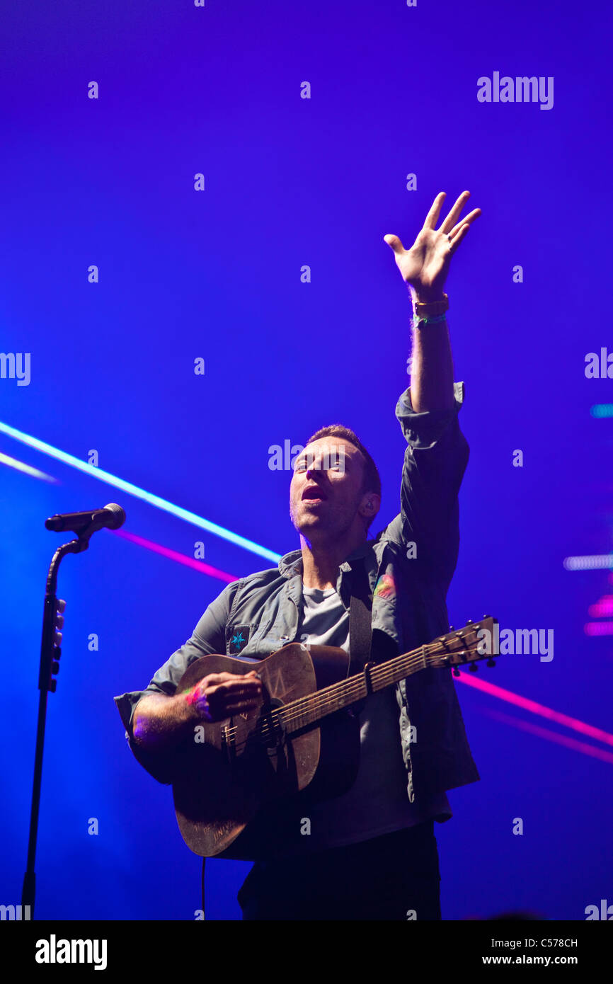 Coldplay glastonbury 2011 hi-res stock photography and images - Alamy