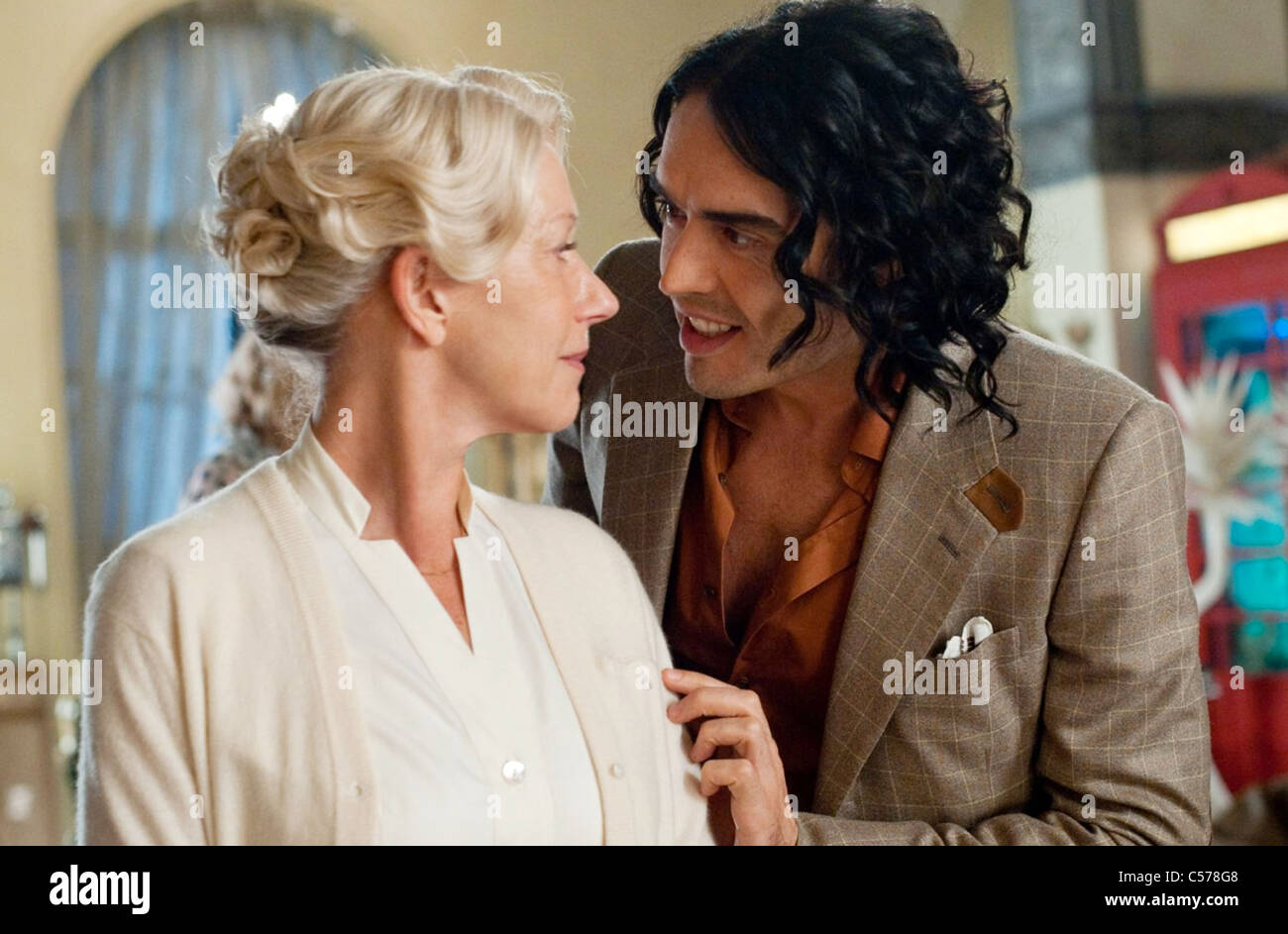 ARTHUR 2011 Warner Bros film with Russell Brand and Helen Mirren Stock ...