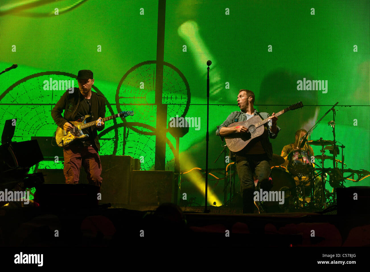 Coldplay headlining the Glastonbury Festival 2011, Somerset, England ...