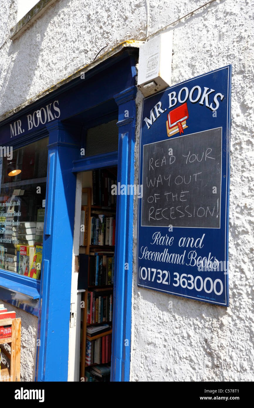 Bookstore sign england hi-res stock photography and images - Alamy