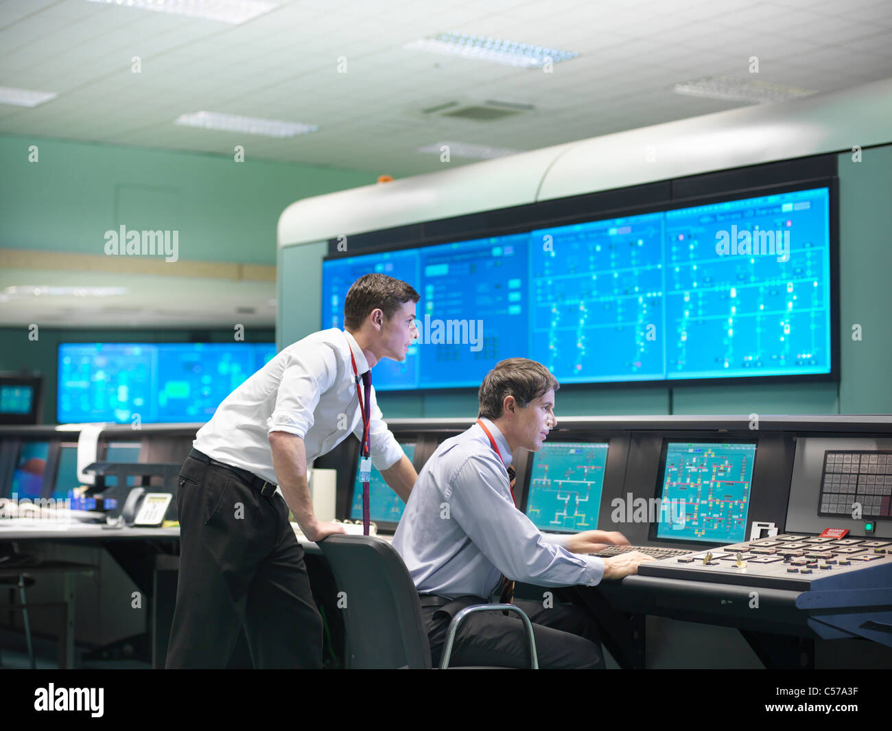 Operators in power station control room Stock Photo - Alamy