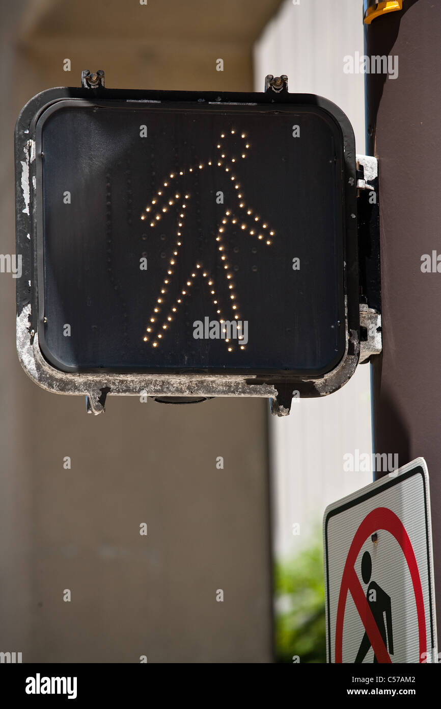 Cross walk hi-res stock photography and images - Alamy