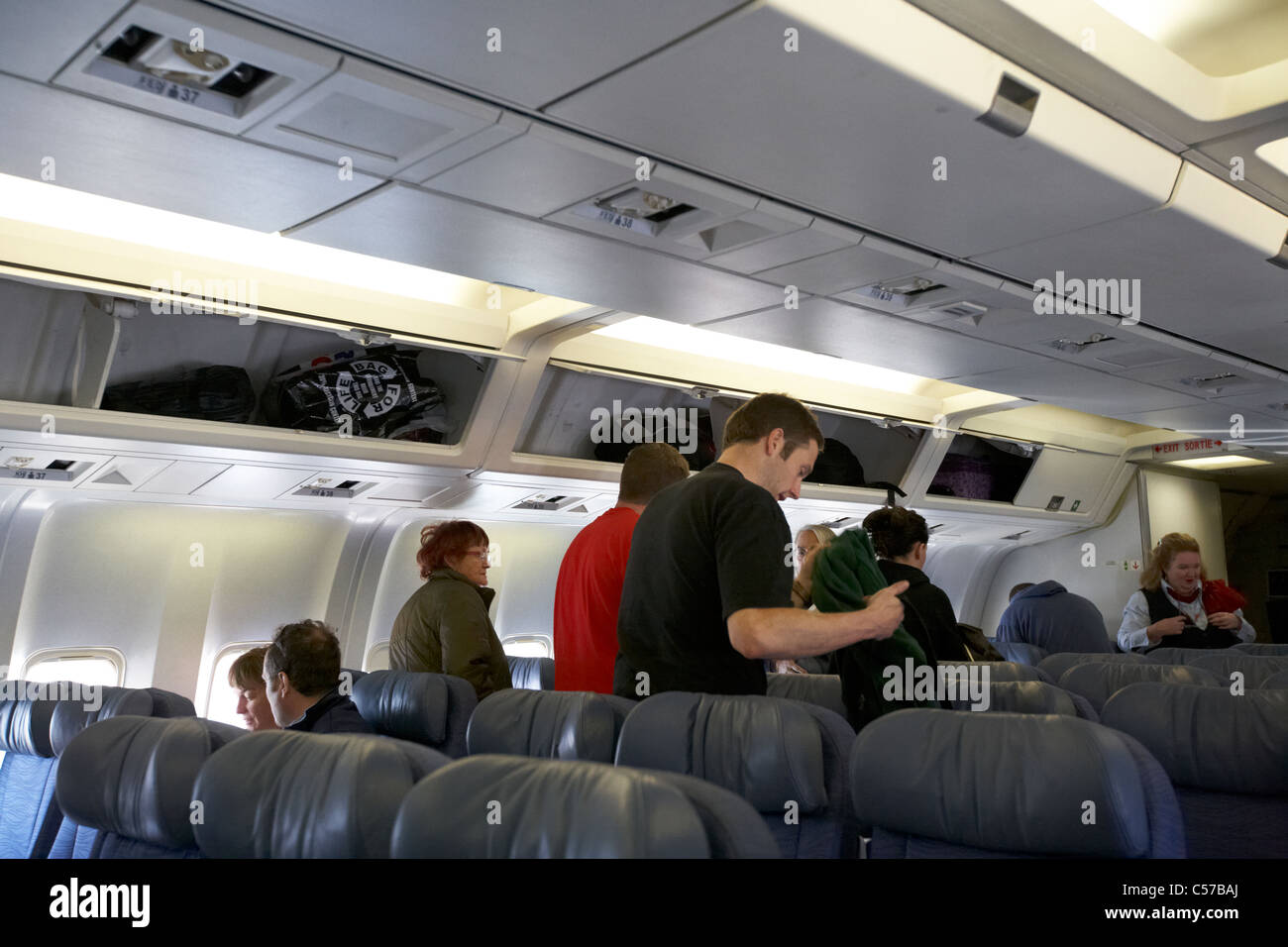 Air Passengers Stock Photos & Air Passengers Stock Images - Alamy