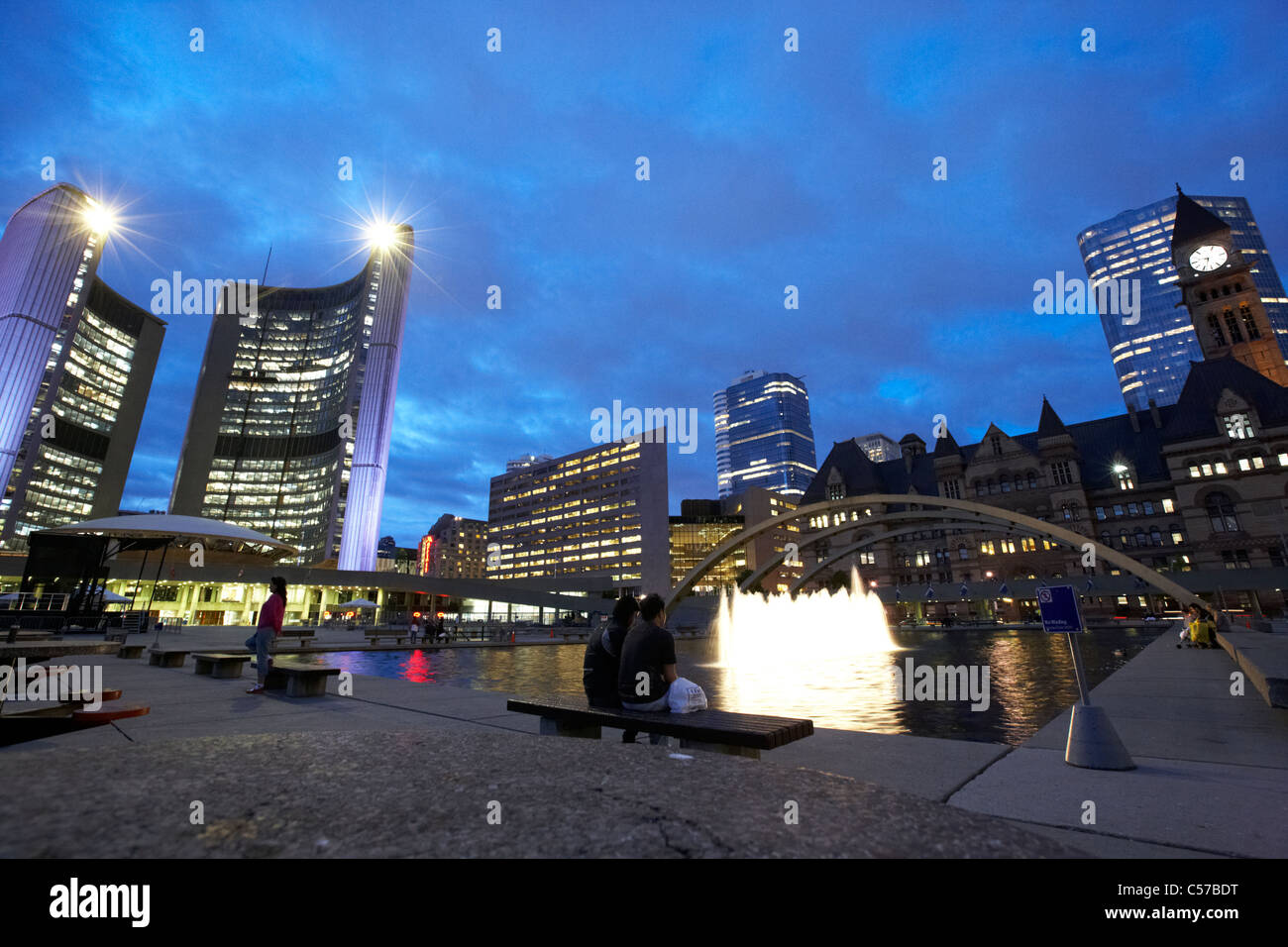 Building square hi-res stock photography and images - Alamy