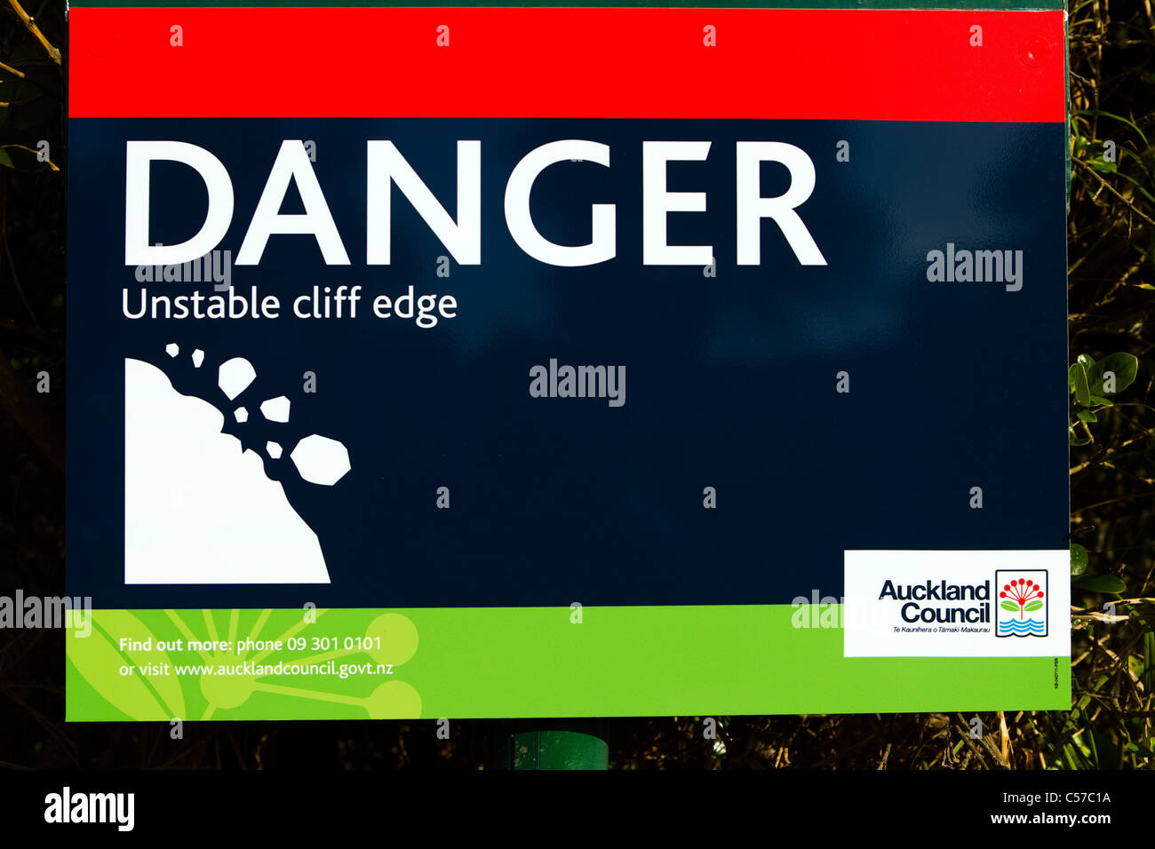 Danger unstable cliff sign hi-res stock photography and images - Alamy