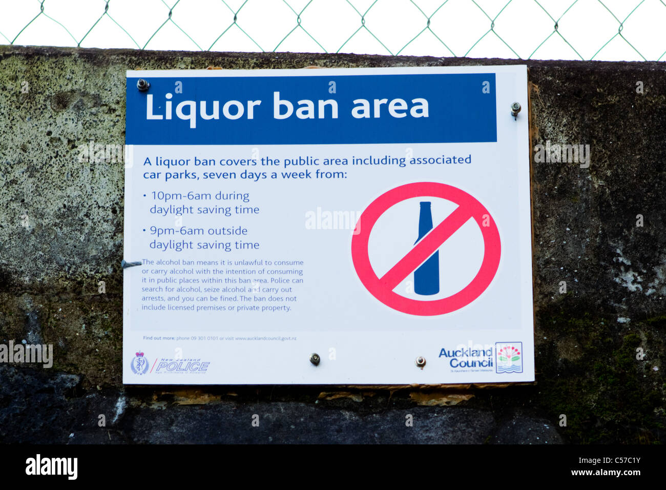 Drinking ban alcohol sign hi-res stock photography and images - Alamy