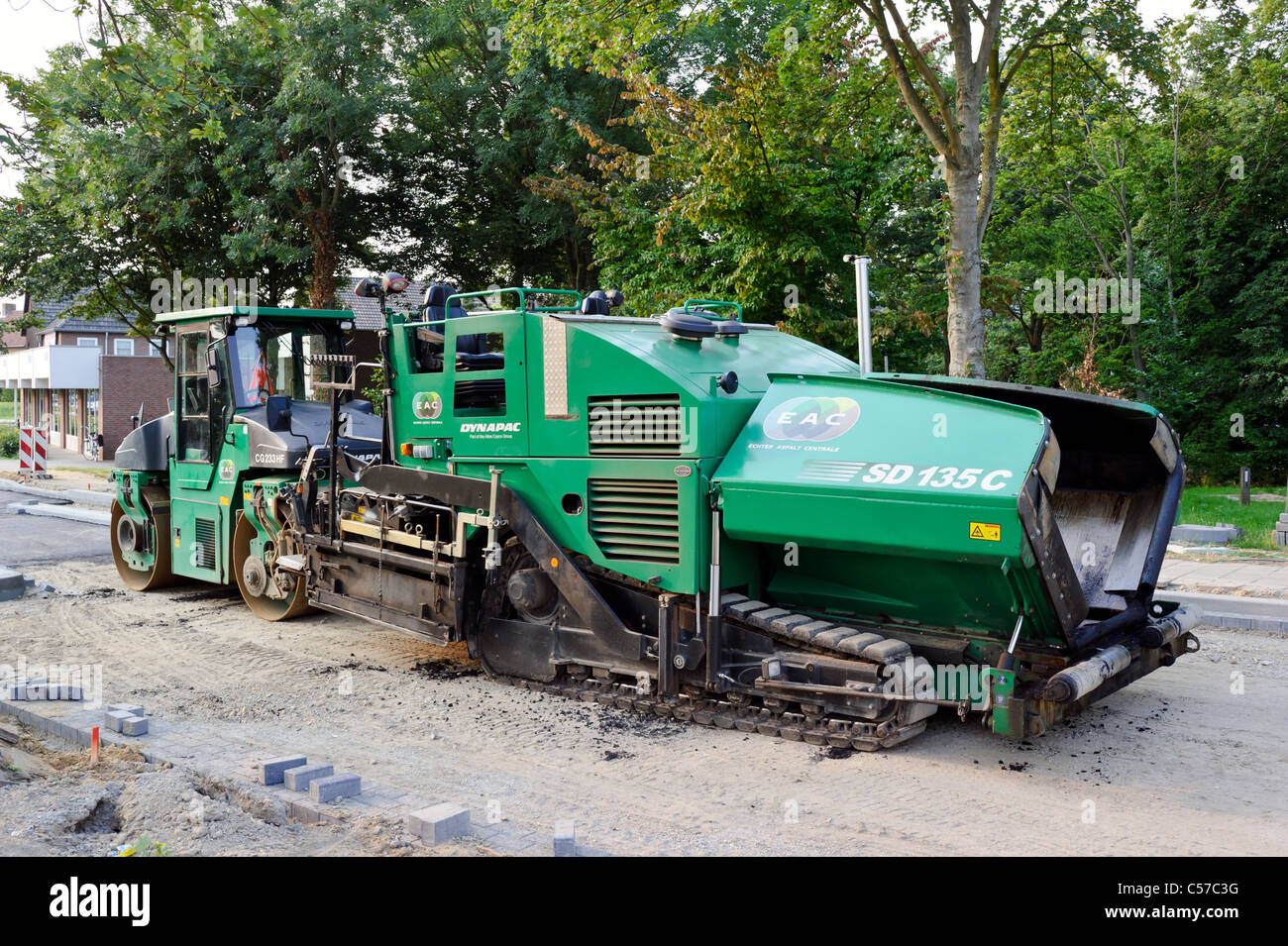 Asphalt paver machine hi-res stock photography and images - Alamy