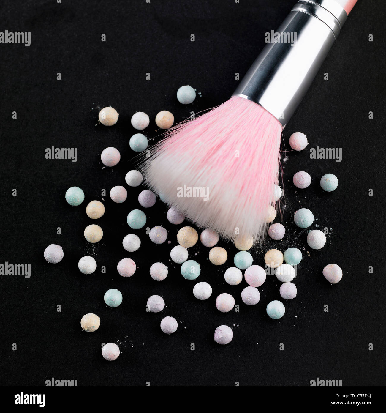 facial makeup power and brush Stock Photo - Alamy