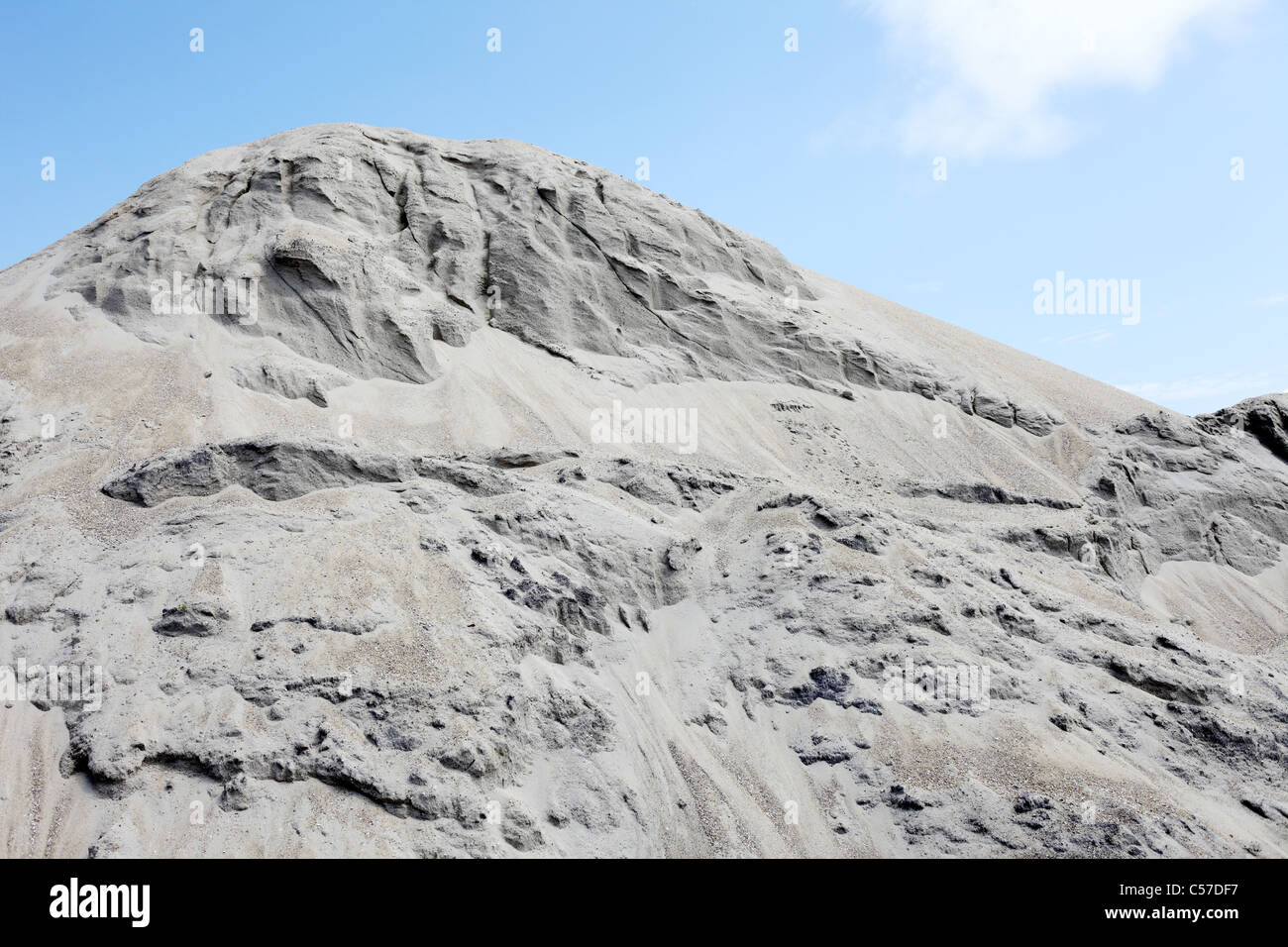 Mound sand hi-res stock photography and images - Alamy