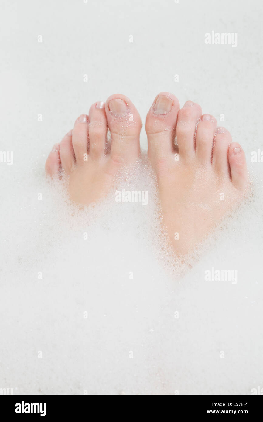 Bubble bath feet hi-res stock photography and images - Alamy