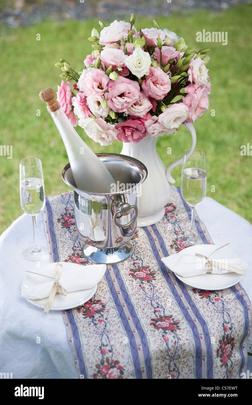 peaceful table setting Stock Photo - Alamy