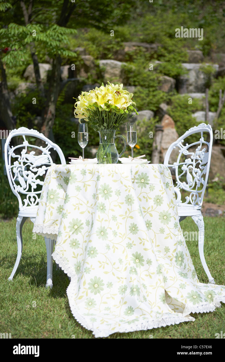 peaceful table setting Stock Photo - Alamy