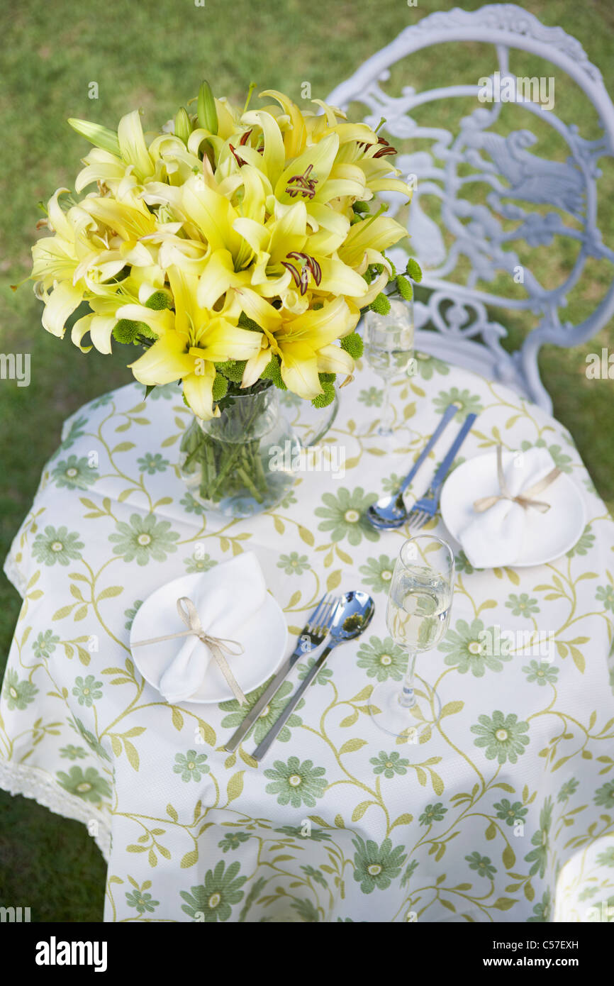 peaceful table setting Stock Photo - Alamy