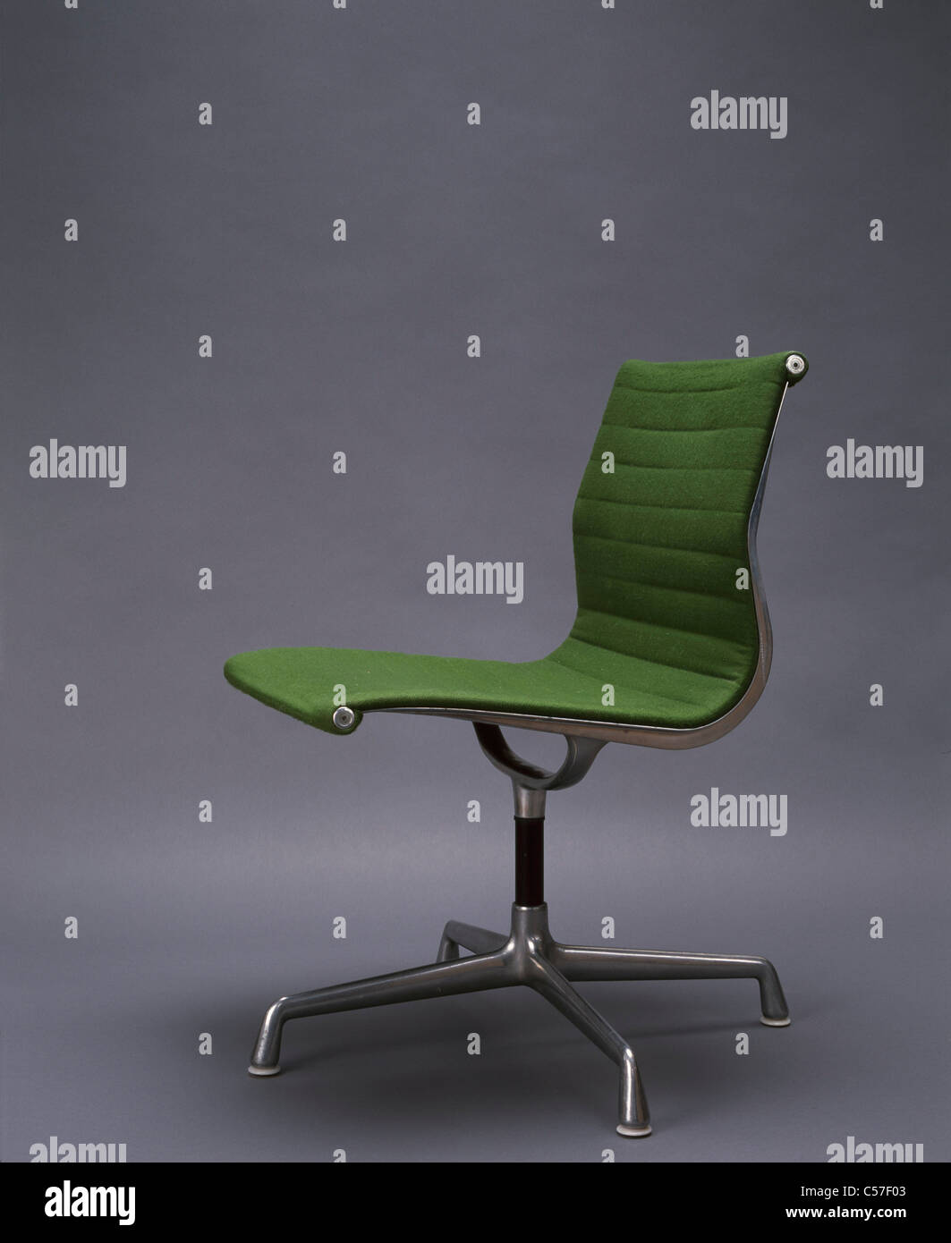 Eames chair aluminium hi-res stock photography and images - Alamy