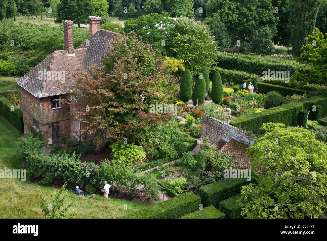 Sissinghurst castle garden hi-res stock photography and images - Alamy