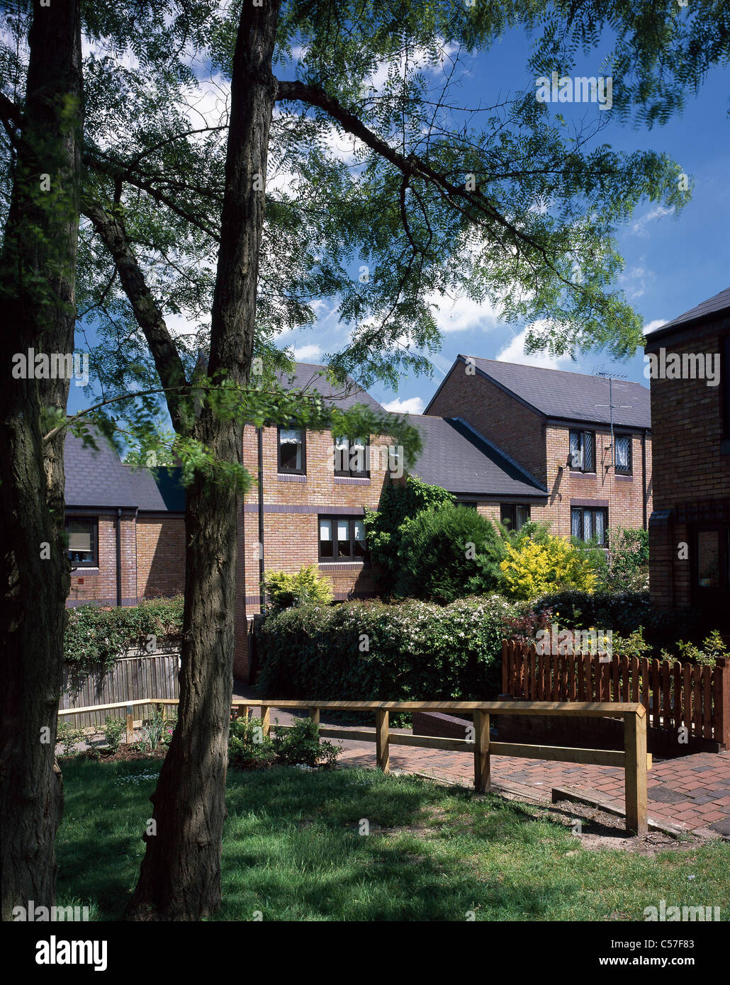 Queens Road Social Housing, Kew. London & Quadrant Housing Trust Stock ...