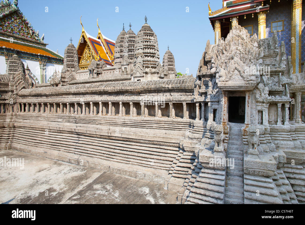 Temple building feature hi-res stock photography and images - Alamy