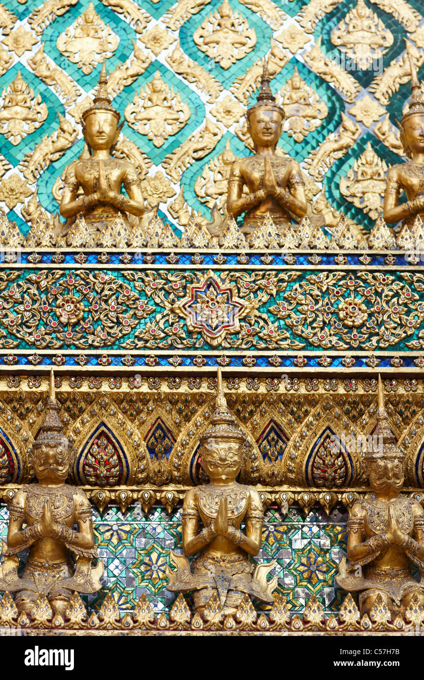 golden statue in temple Stock Photo - Alamy