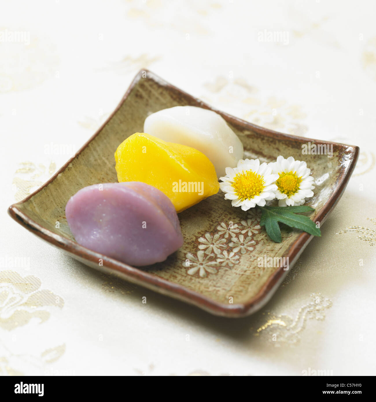 Korean traditional holiday food songpyeon Stock Photo - Alamy