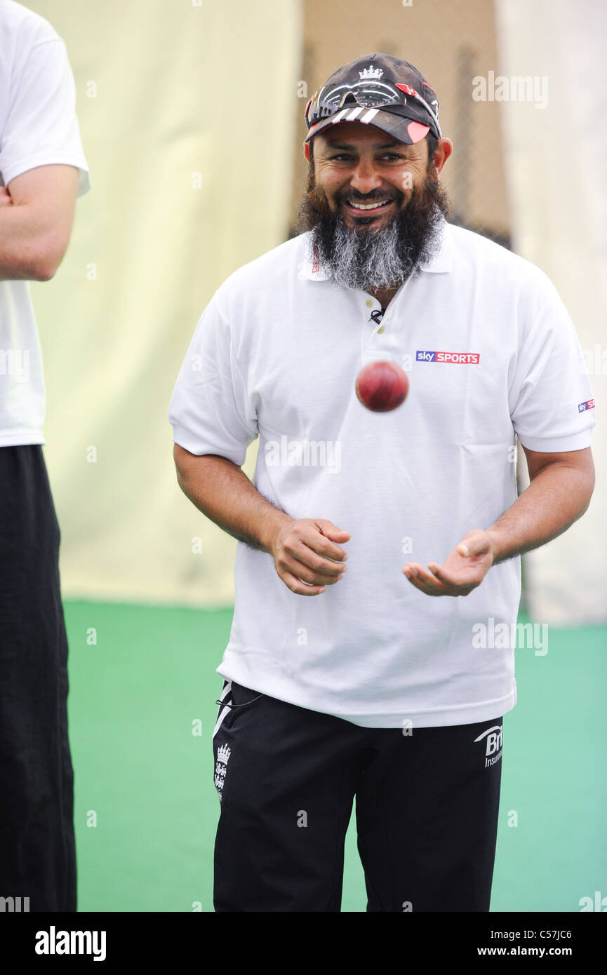 Mushtaq hi-res stock photography and images - Alamy