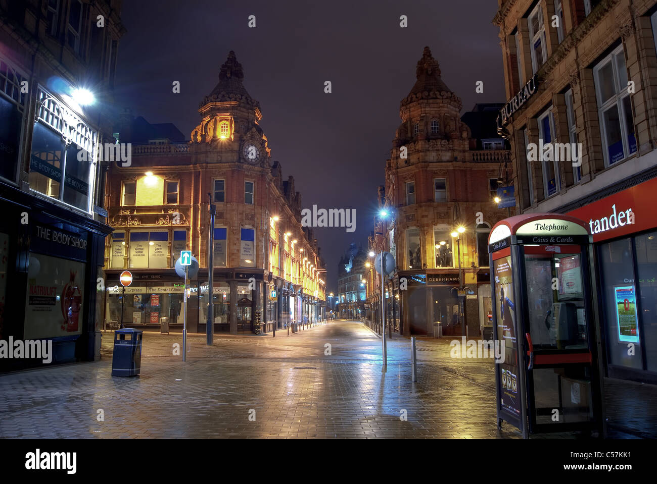 Leeds City shopping center at night Stock Photo - Alamy