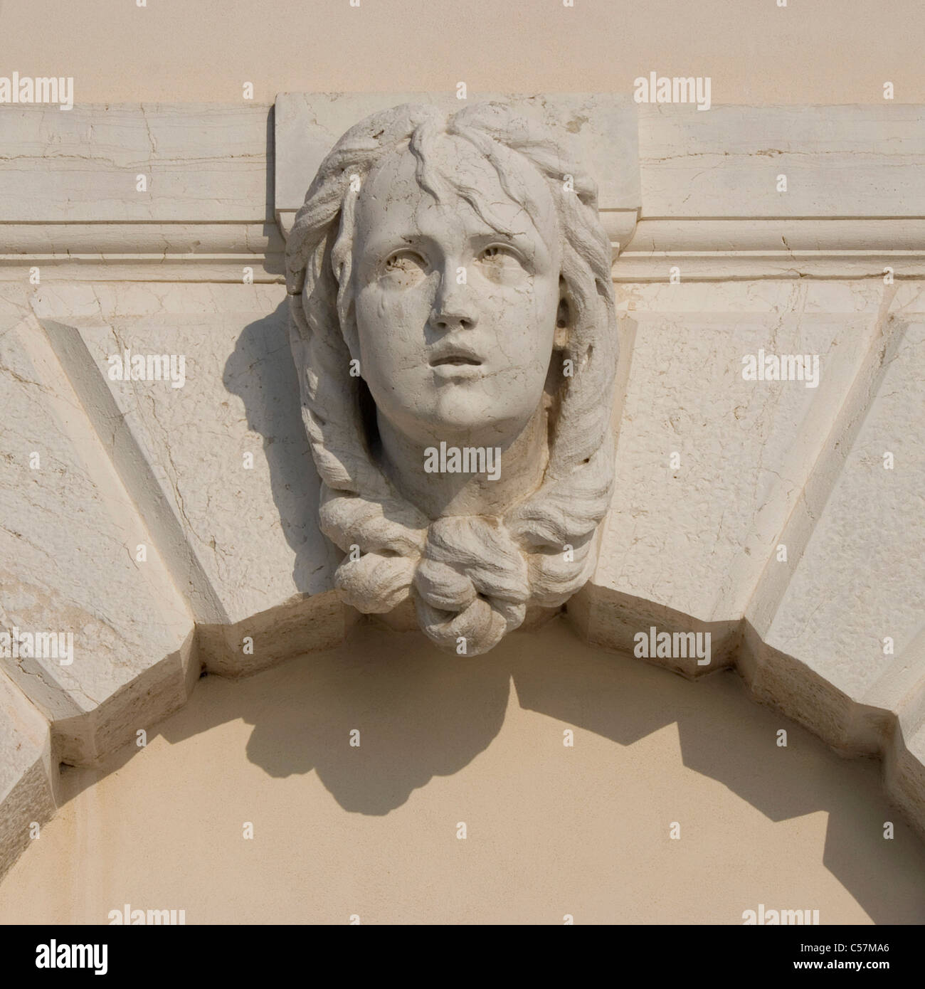 Decorative keystone hi-res stock photography and images - Alamy
