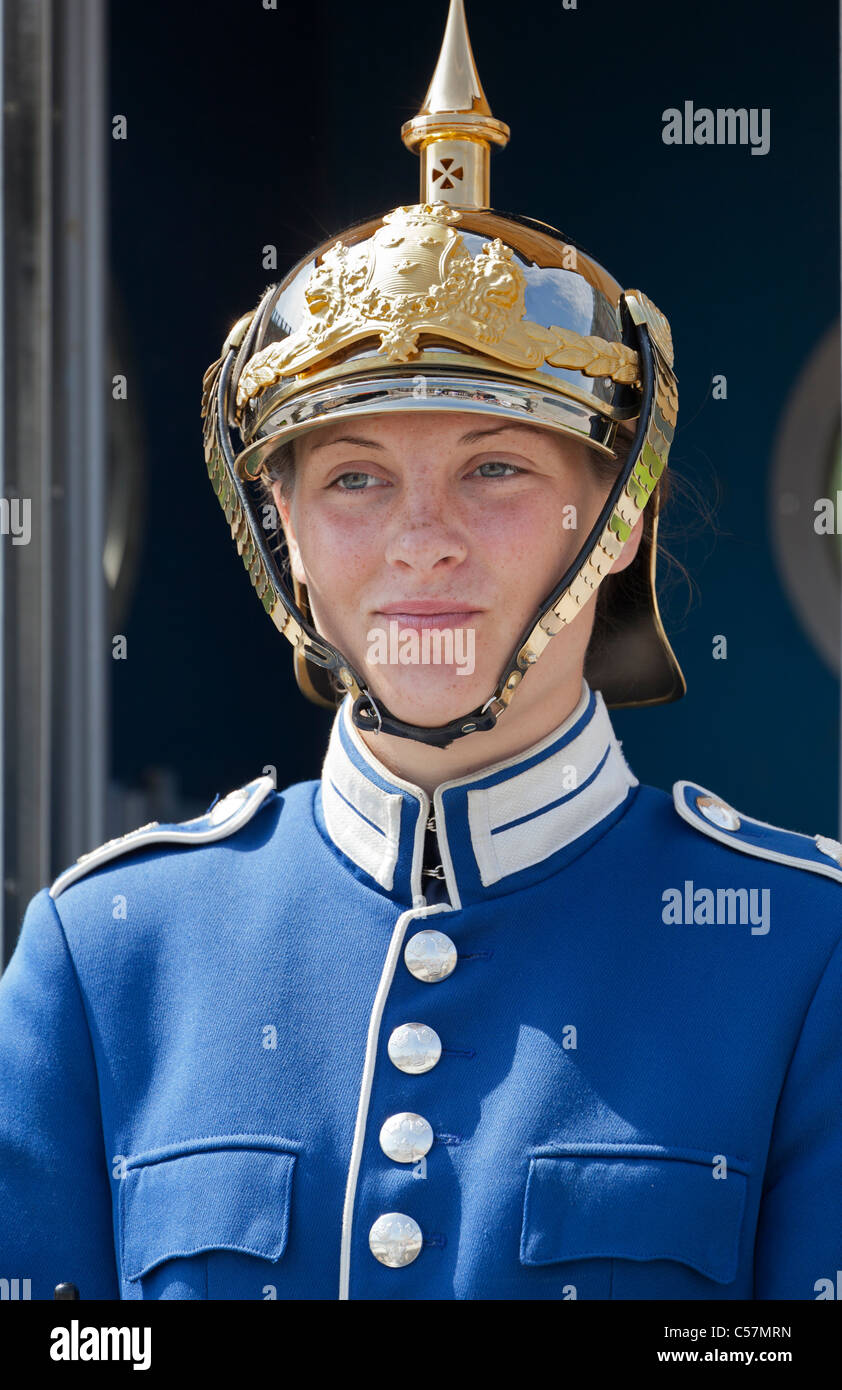 Woman guard at the Royal Palace, Stockholm 10 Stock Photo - Alamy