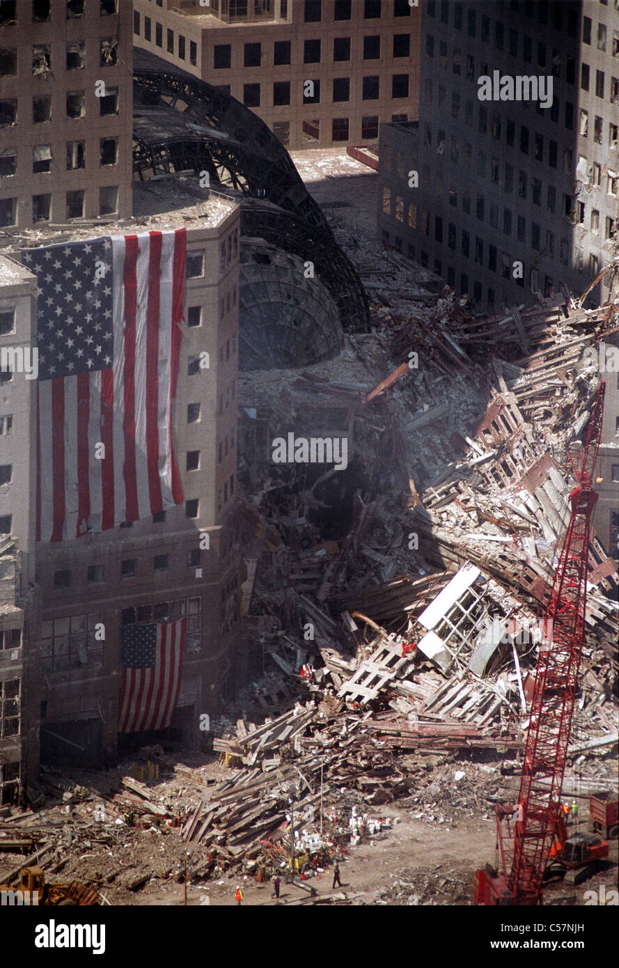 World trade center 2001 smoke hi-res stock photography and images - Alamy