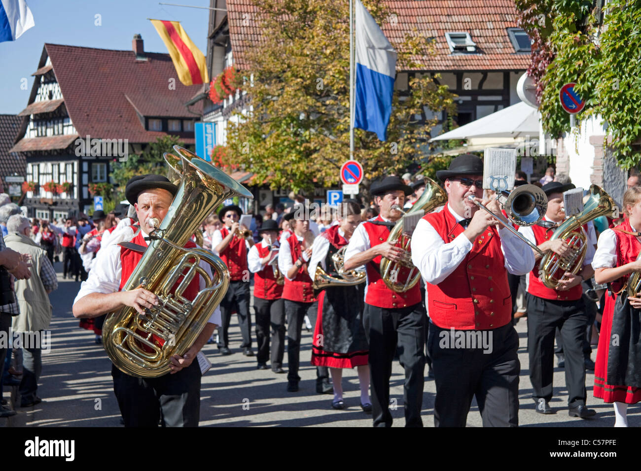 Erntedankfest Umzug High Resolution Stock Photography and Images - Alamy