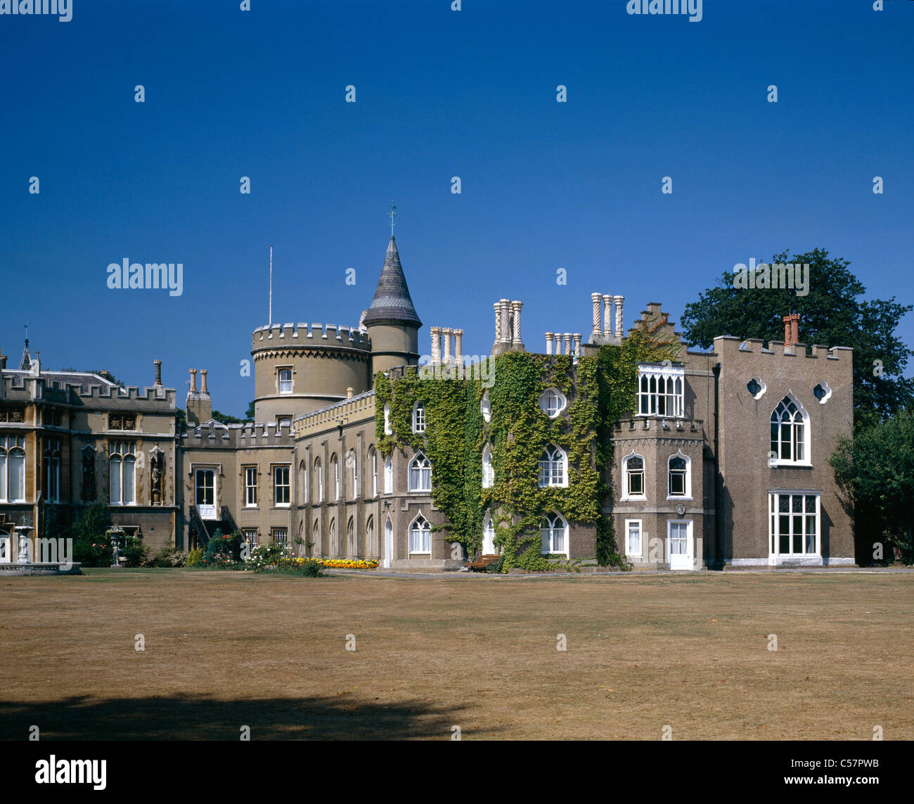 Gothickneo gothic hi-res stock photography and images - Alamy