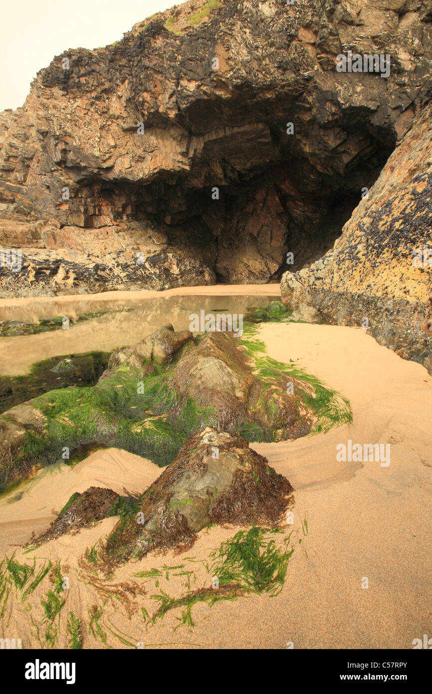 Sea cliff cave england hi-res stock photography and images - Alamy