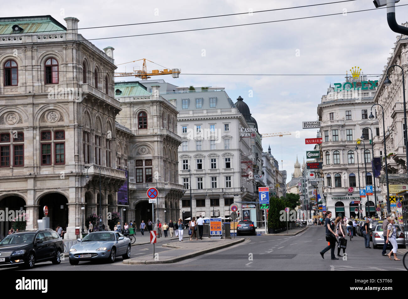Vienna street scene hi-res stock photography and images - Alamy