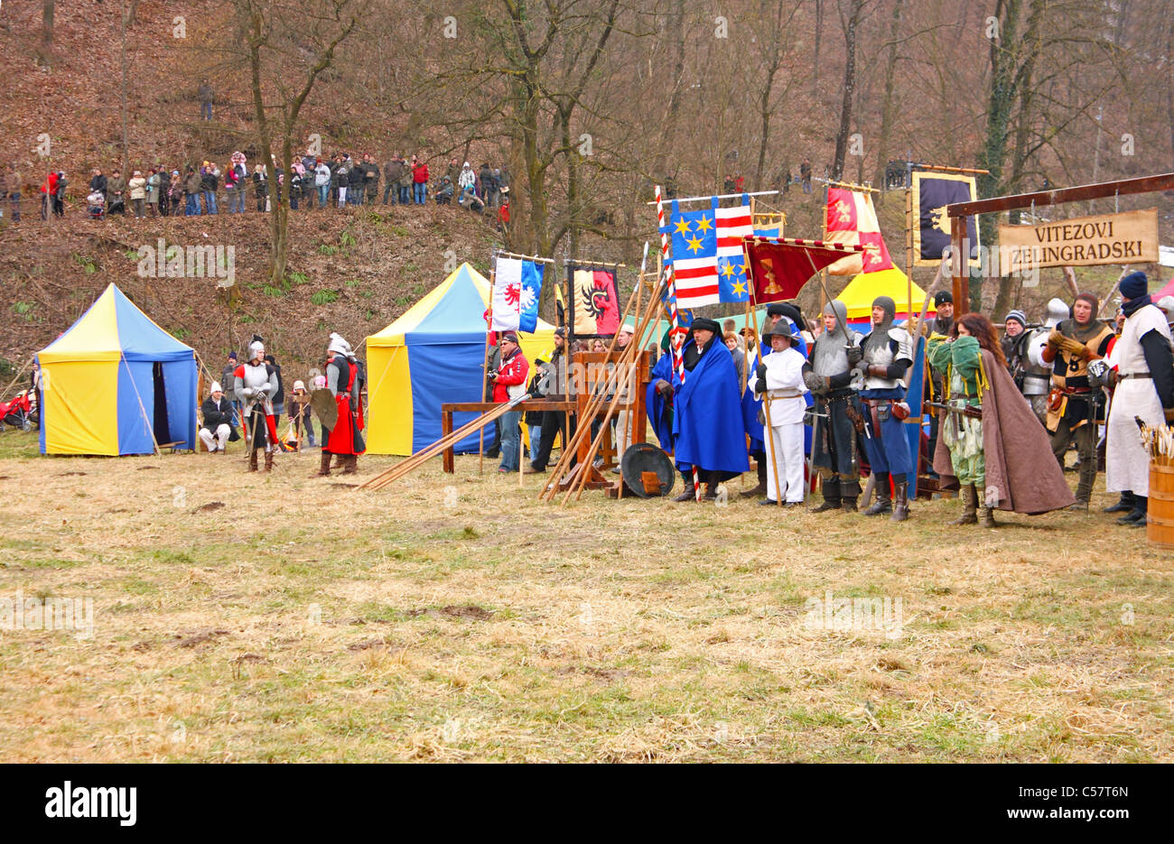 Medieval army on the march hi-res stock photography and images - Alamy