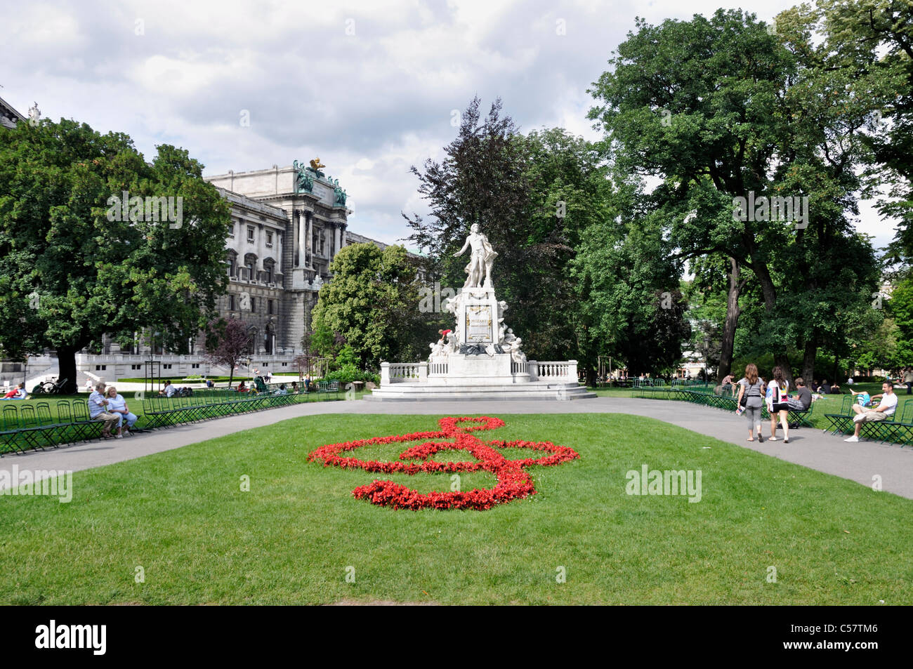 Mozart statue in the Burggarten castle garden, Vienna, Austria, Europe ...