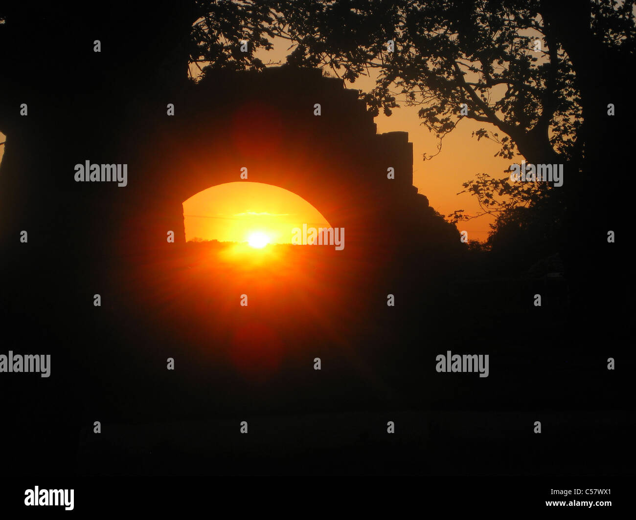 Gateway arch at sunset hi-res stock photography and images - Alamy