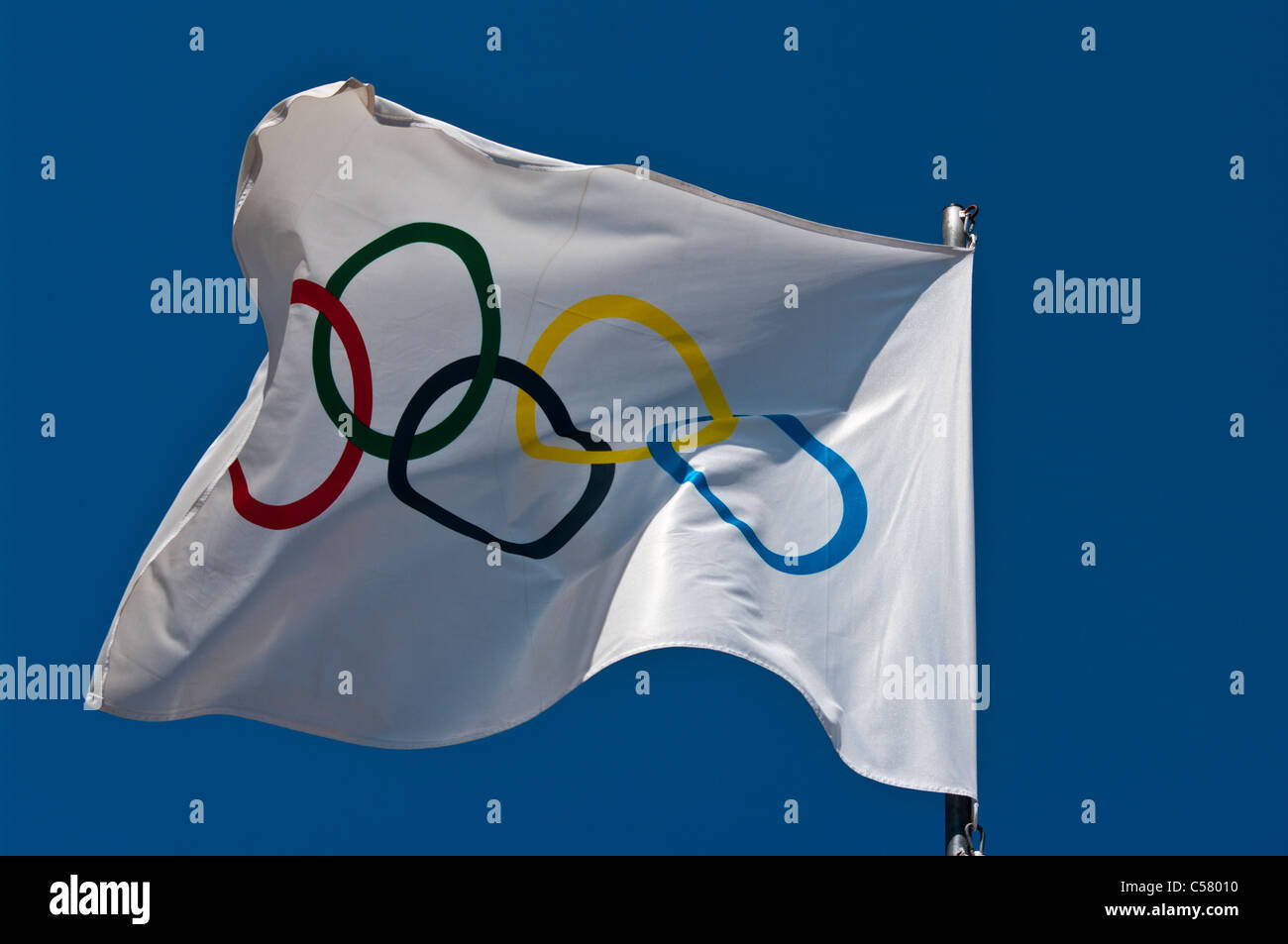 Olympic rings flag hi-res stock photography and images - Alamy