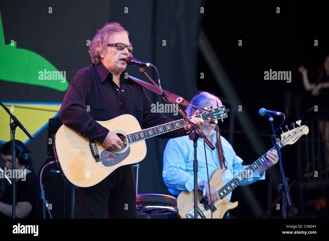 Don Mclean on Pyramid Stage Glastonbury Festival 2011 Stock Photo - Alamy