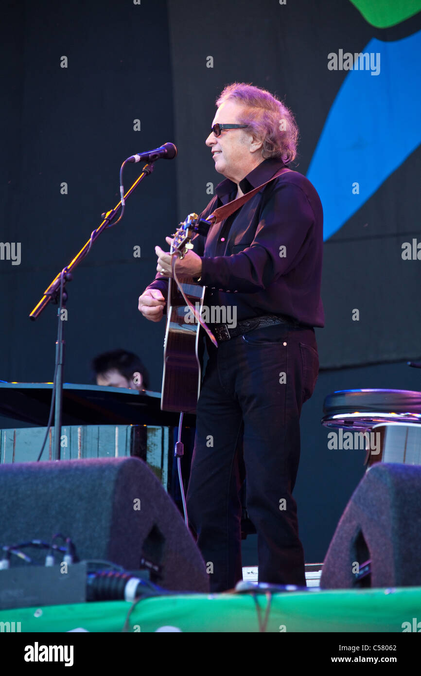 Don Mclean on Pyramid Stage Glastonbury Festival 2011 Stock Photo - Alamy