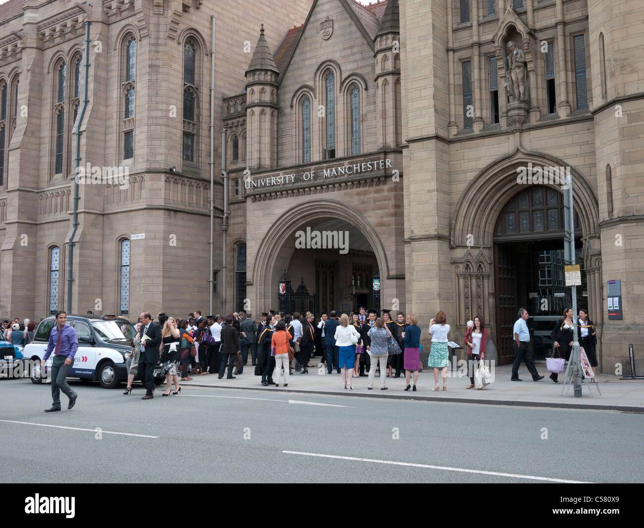 Manchester university graduation hi-res stock photography and images - Alamy