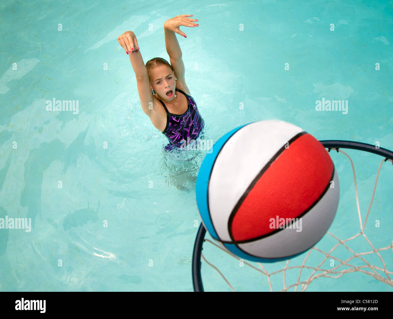 Girl basketball playing 14 hi-res stock photography and images - Alamy
