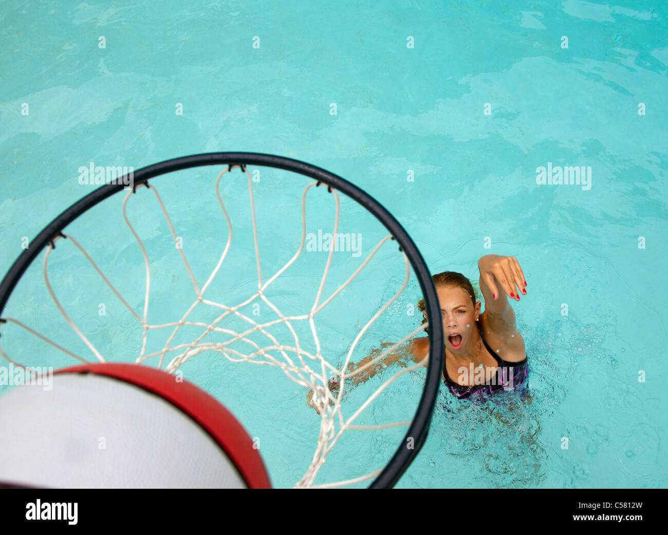 Girl basketball playing 14 hi-res stock photography and images - Alamy