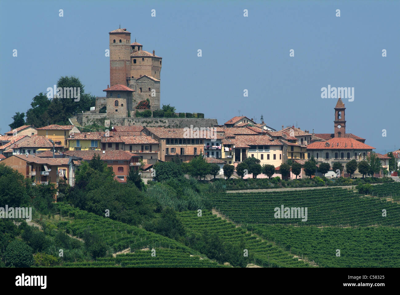 Langhe hi-res stock photography and images - Alamy