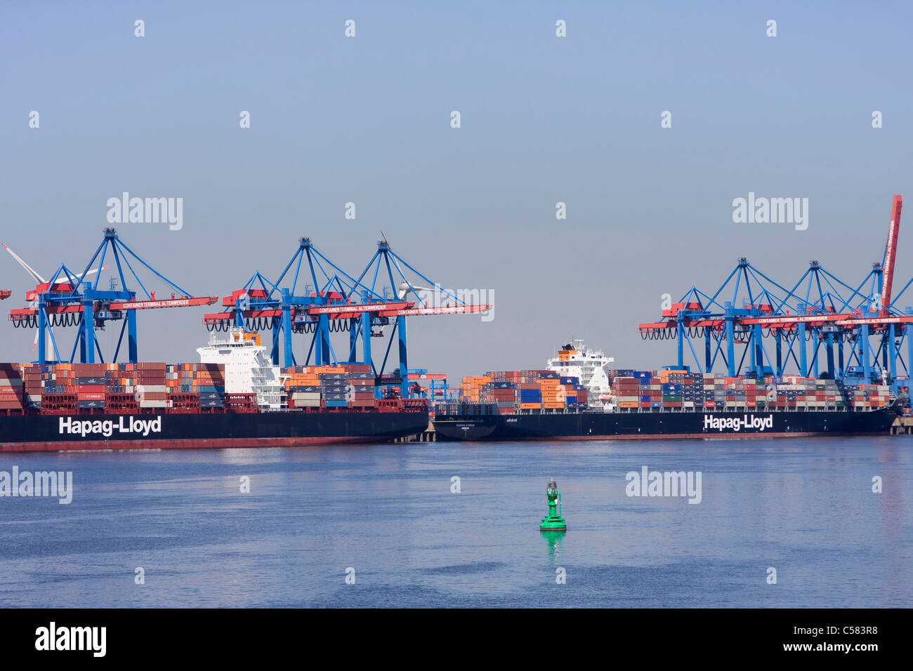 Container ports hi-res stock photography and images - Alamy