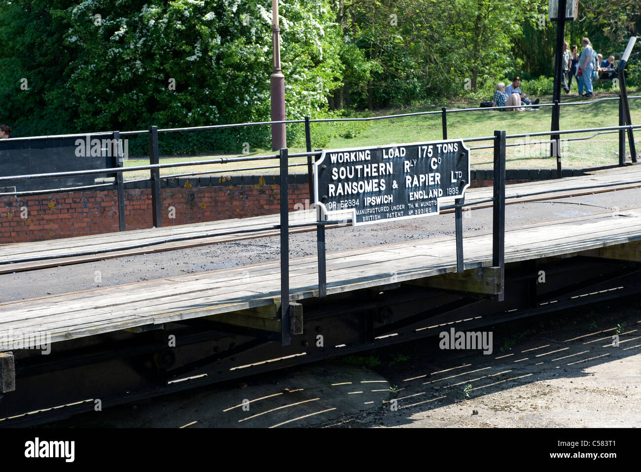 Railway turntable hi-res stock photography and images - Alamy