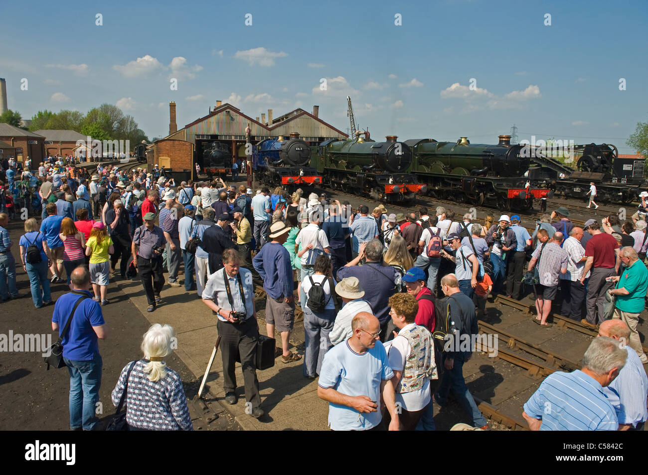 Railway enthusiasts hi-res stock photography and images - Alamy