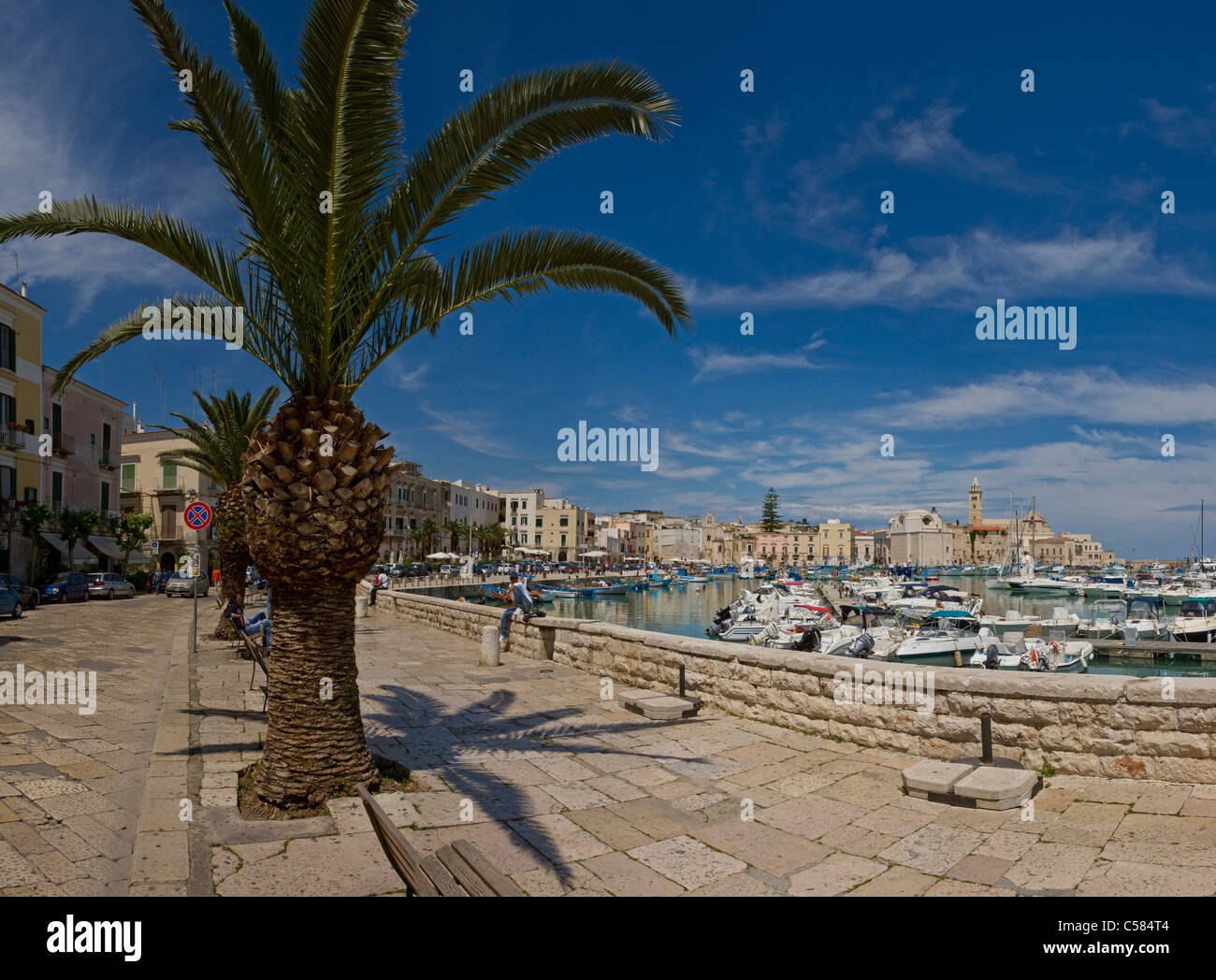 Trani italy hi-res stock photography and images - Alamy