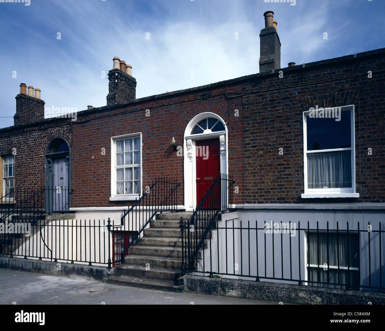 Georgian terraced housing hi-res stock photography and images - Alamy