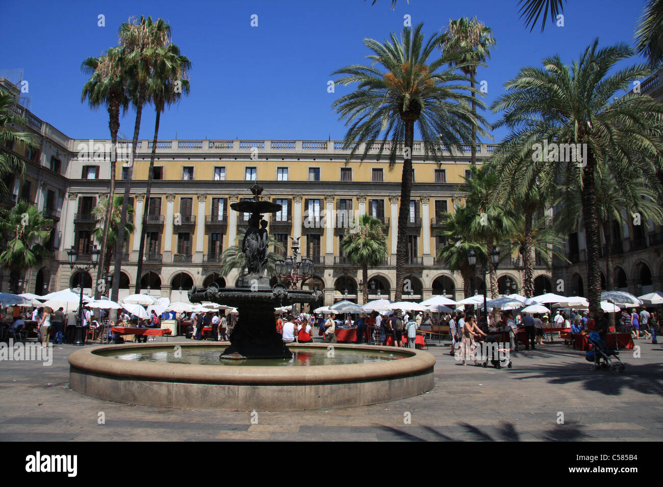 Catalonia barcelona plaza hi-res stock photography and images - Alamy