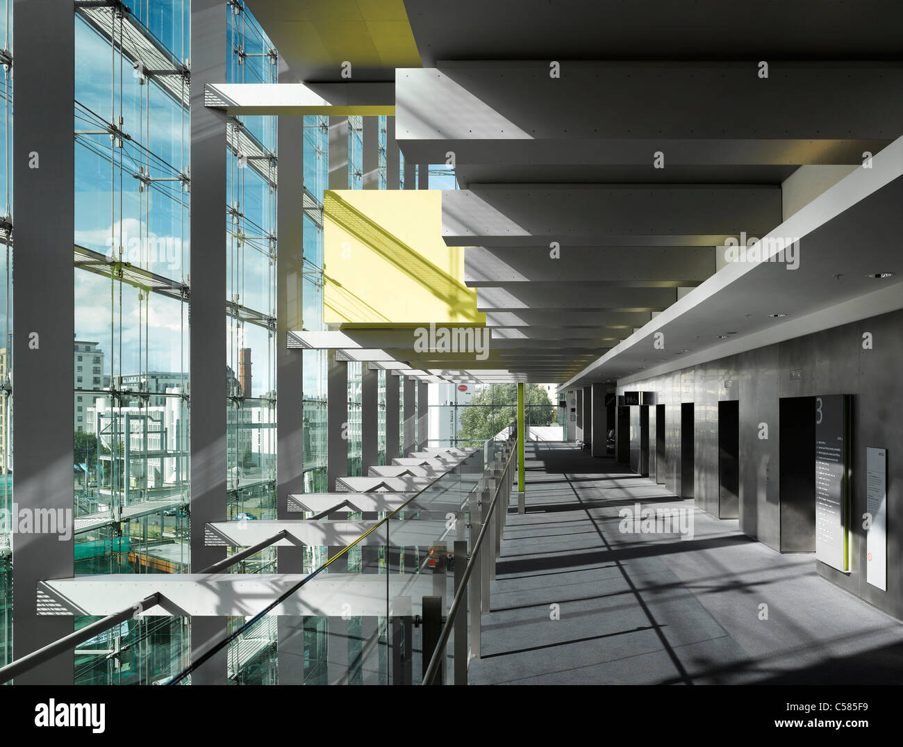 Manchester Civil Justice Centre Stock Photo - Alamy