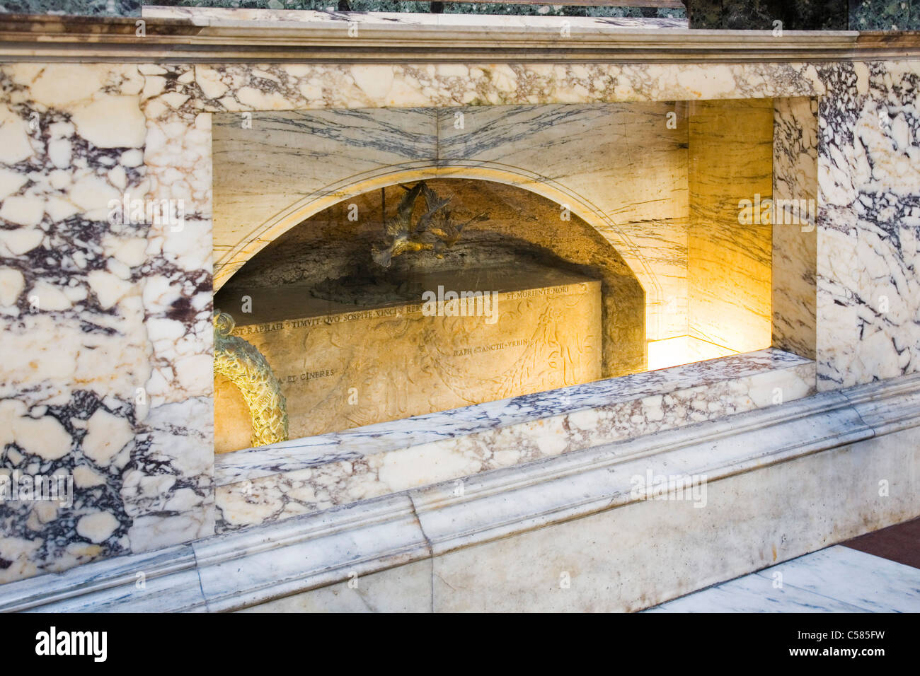 Tomb of the painter Raphael at The Pantheon, Rome, Italy Stock Photo ...